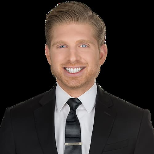 Jake Hamilton Bio, FOX 32, Age, Height, Parents, Spouse, Kids, Net Worth